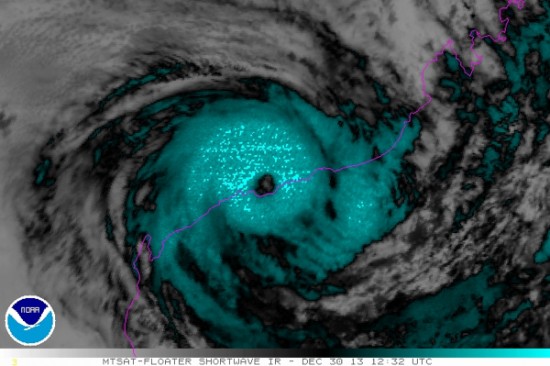 Strengthened cyclone forces Australia to halt iron ore exports - MINING.COM