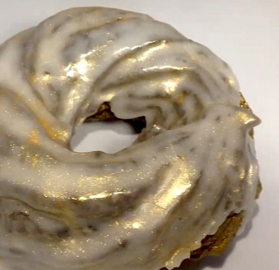This NYC restaurant is selling gold-covered doughnuts - MINING.COM