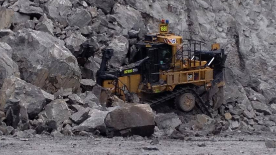 mining mayhem highwall falling - MINING.COM