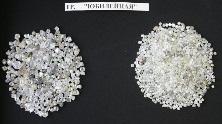 ALROSA to auction large rough diamonds in Vladivostok - MINING.COM