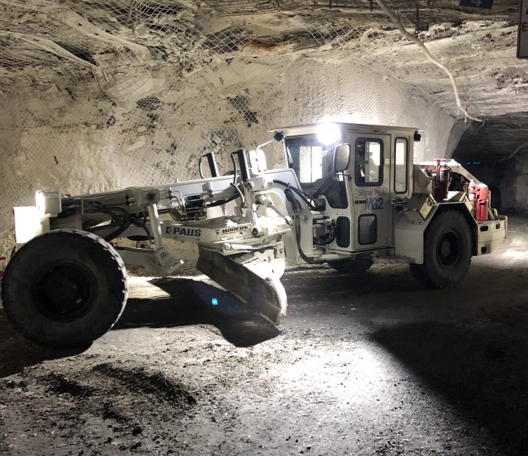 First Paus PG-10 Grader in North America - MINING.COM