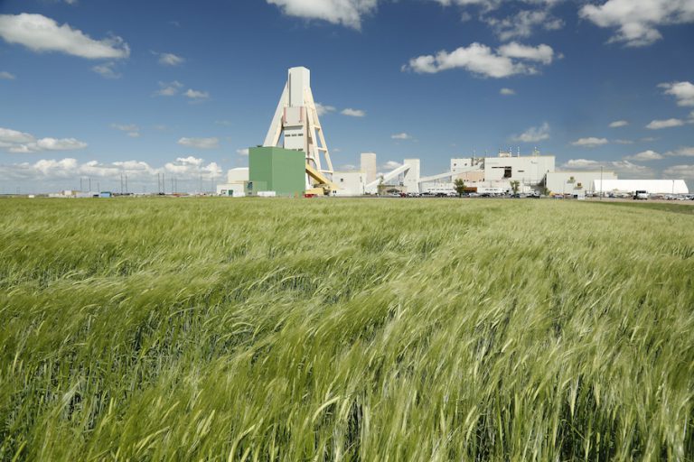 Nutrien sells stake in Arab Potash to China’s SDIC - MINING.COM