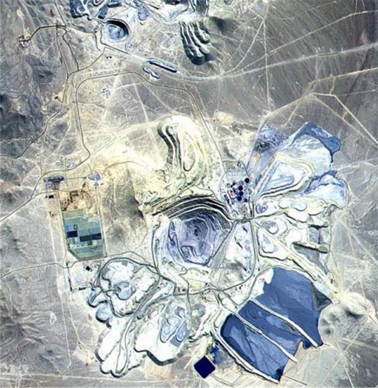 Chile's Escondida mine, union will talk longer; hope to avert strike ...