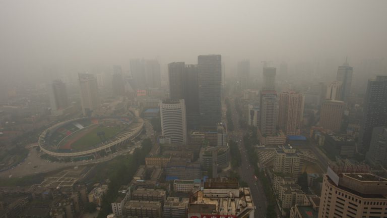 China adopts more flexible output curbs to battle winter smog - MINING.COM