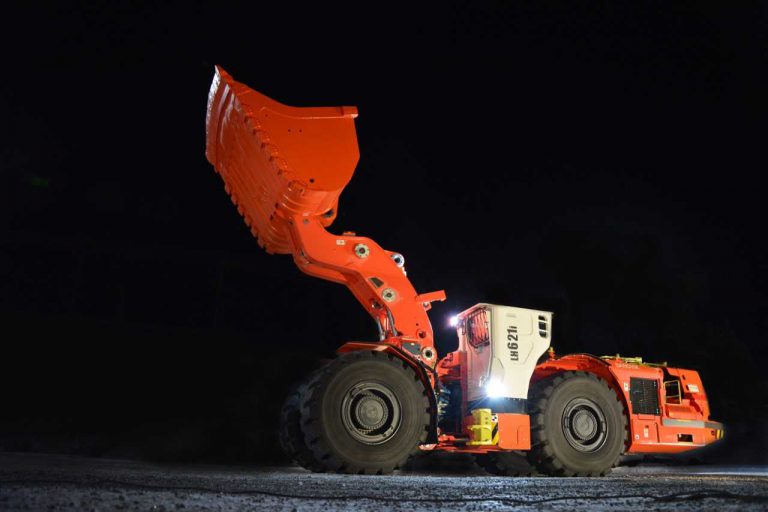Sandvik introduces a new intelligent loader: Sandvik LH621i for large ...