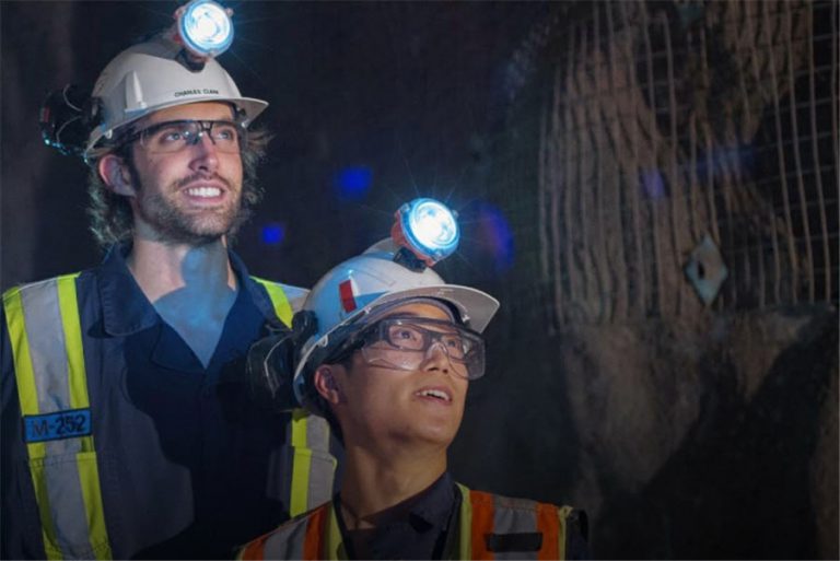 Mining students learn to develop feasibility studies using high-tech ...