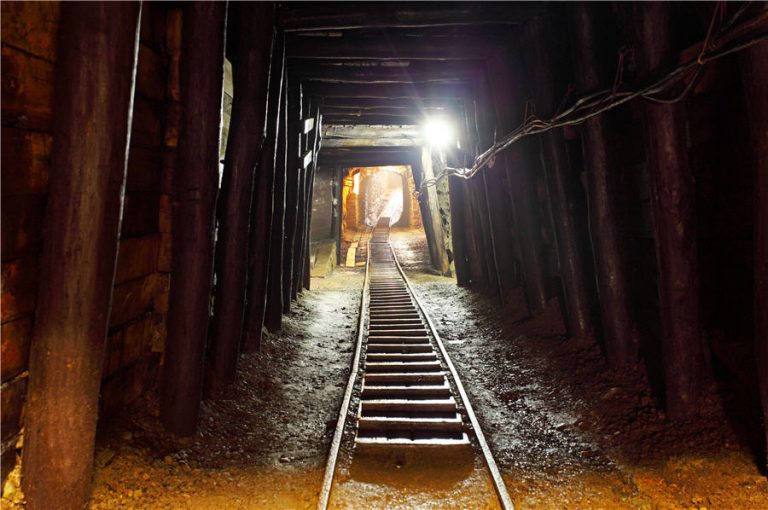 China to close over 1,000 unsafe mining sites in 2019 — state media ...