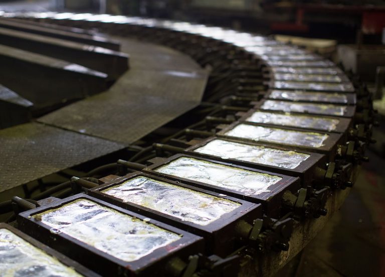 China’s zinc margins crushed as fees plunge to record lows - MINING.COM