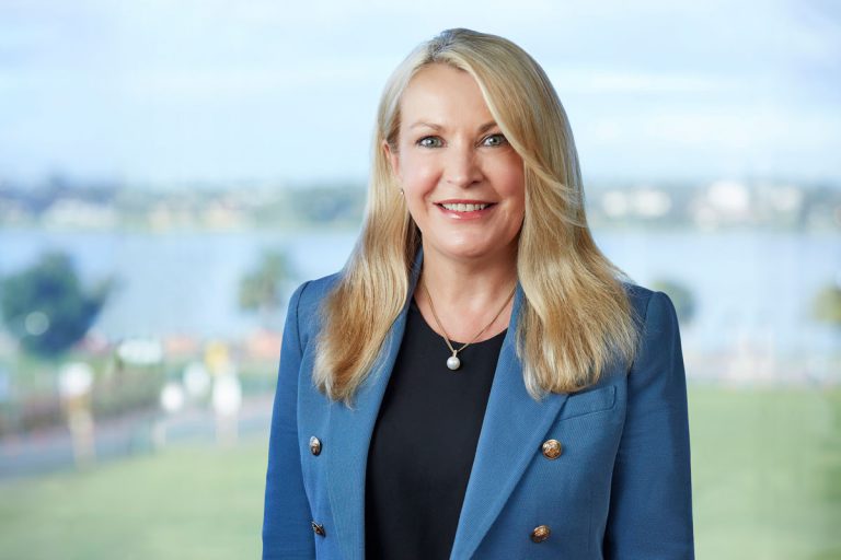 Fortescue CEO to step down as miner expands green energy push - MINING.COM