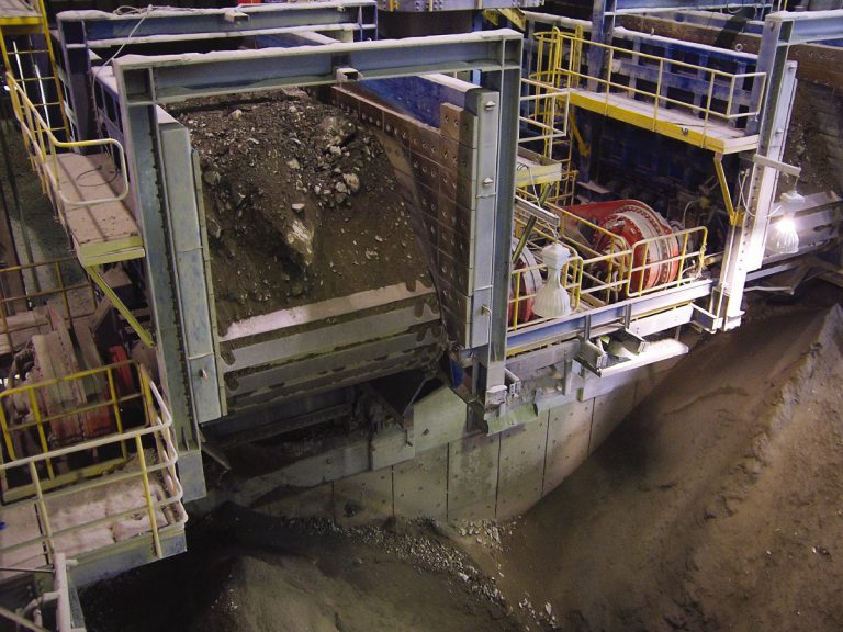 Apron feeder installation and management - MINING.COM