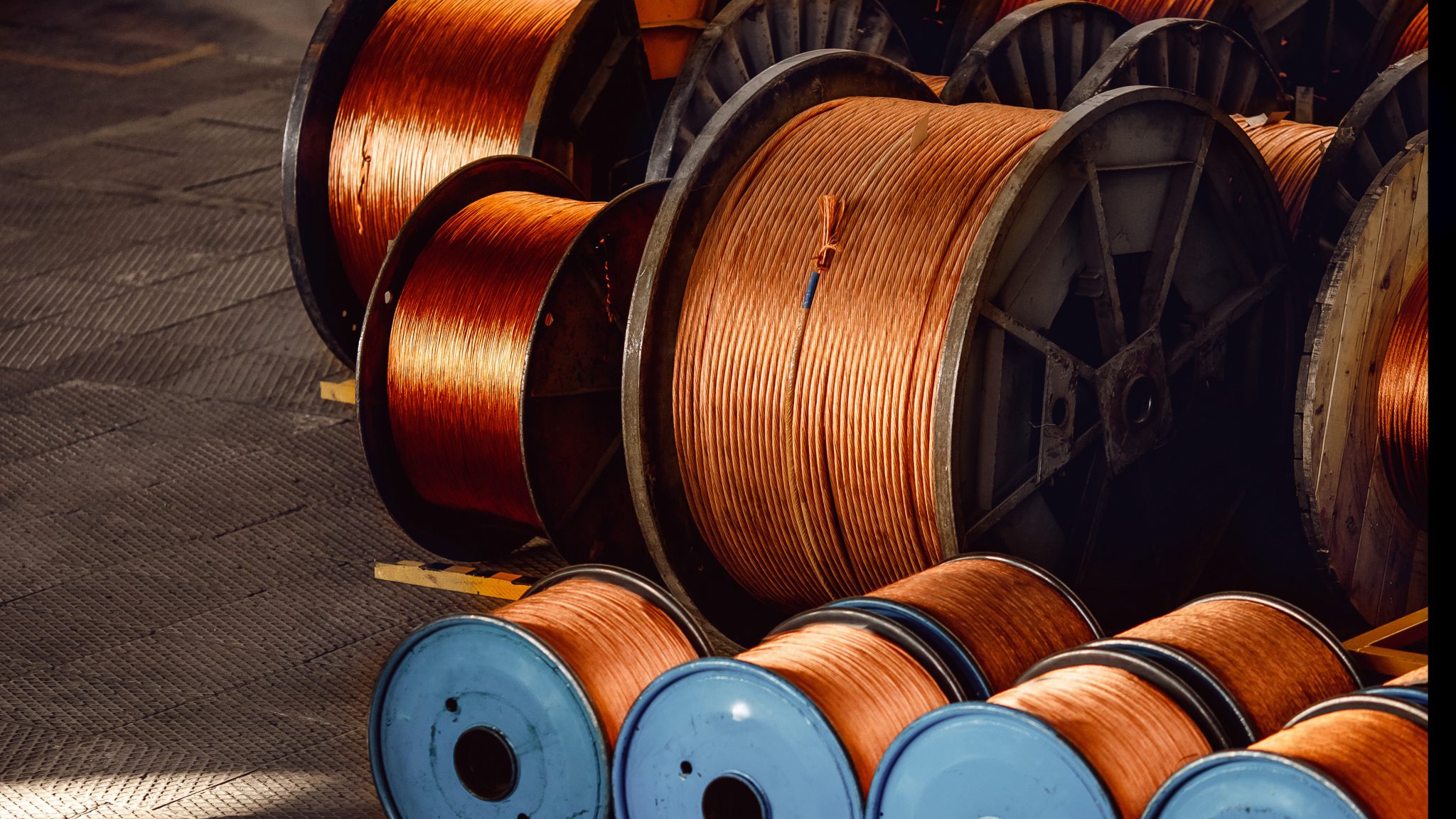 Copper price tops $10,000 a tonne for first time in ten years - MINING.COM