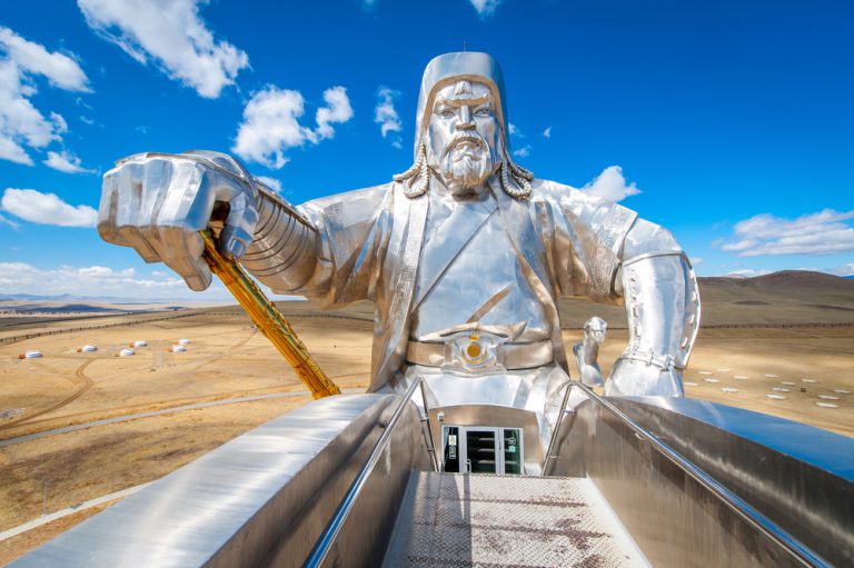 Mongolia threatens to cancel Oyu Tolgoi investment agreement - MINING.COM