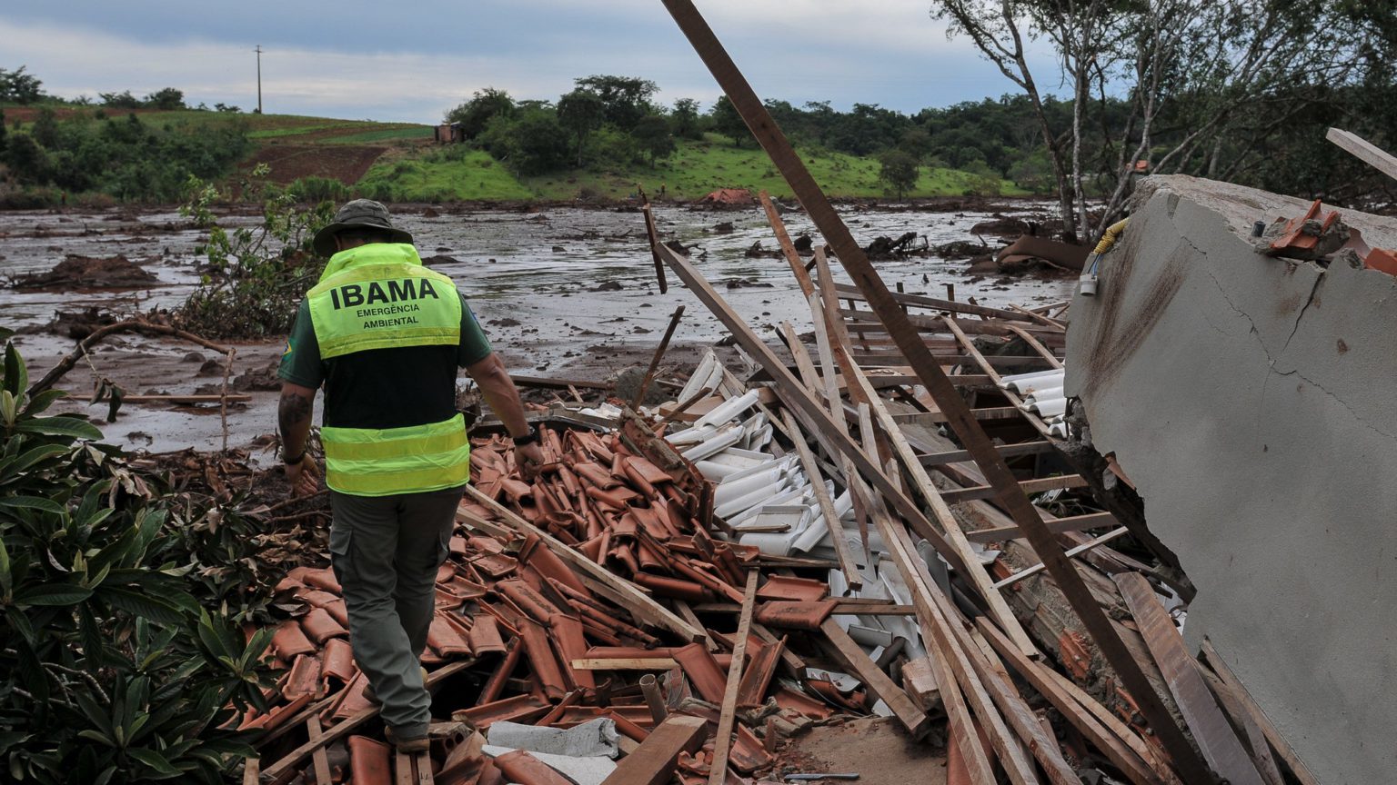 Plaintiffs demand 582m euros from TÜV Süd over Brazil dam burst ...
