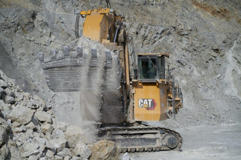 New Cat 6040 Hydraulic Shovel to meet Tier 4 final and stage V ...