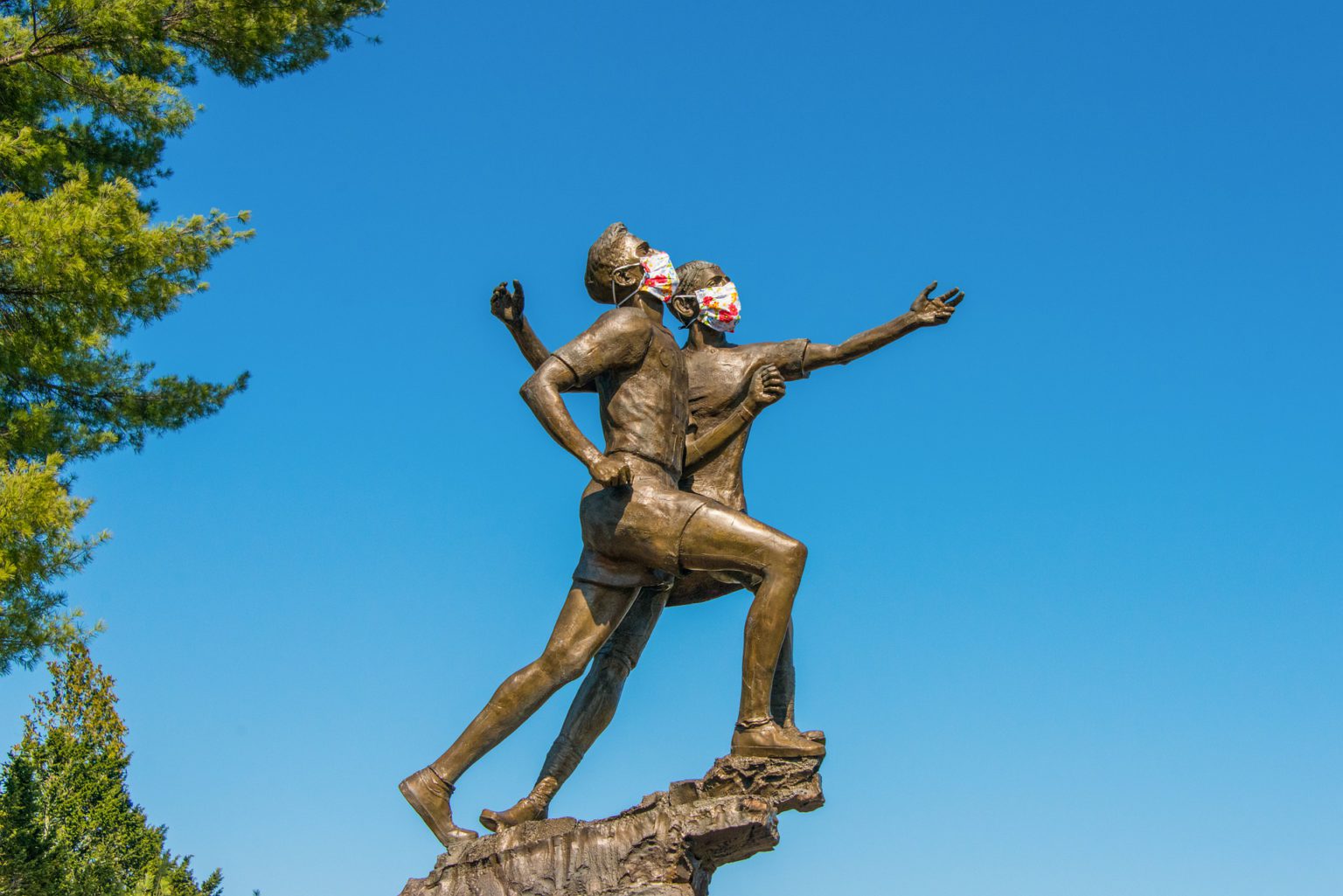 Gold price hits 5-week high as war, inflation continue to boost safe ...