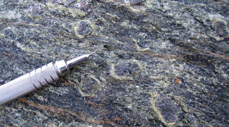 Million-years-old minerals reveal new info on earth’s recycling ...