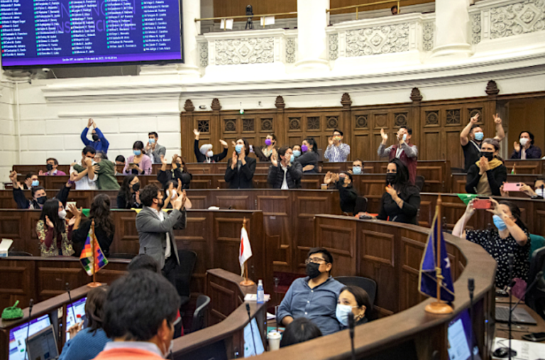 Chile constitution drafters reject mining-adverse proposal - MINING.COM