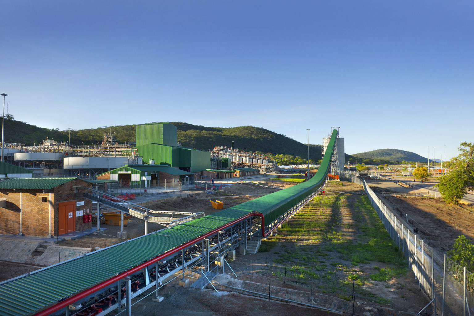 Amplats unit takes Zimbabwe tax agency to court over $24m royalty ...