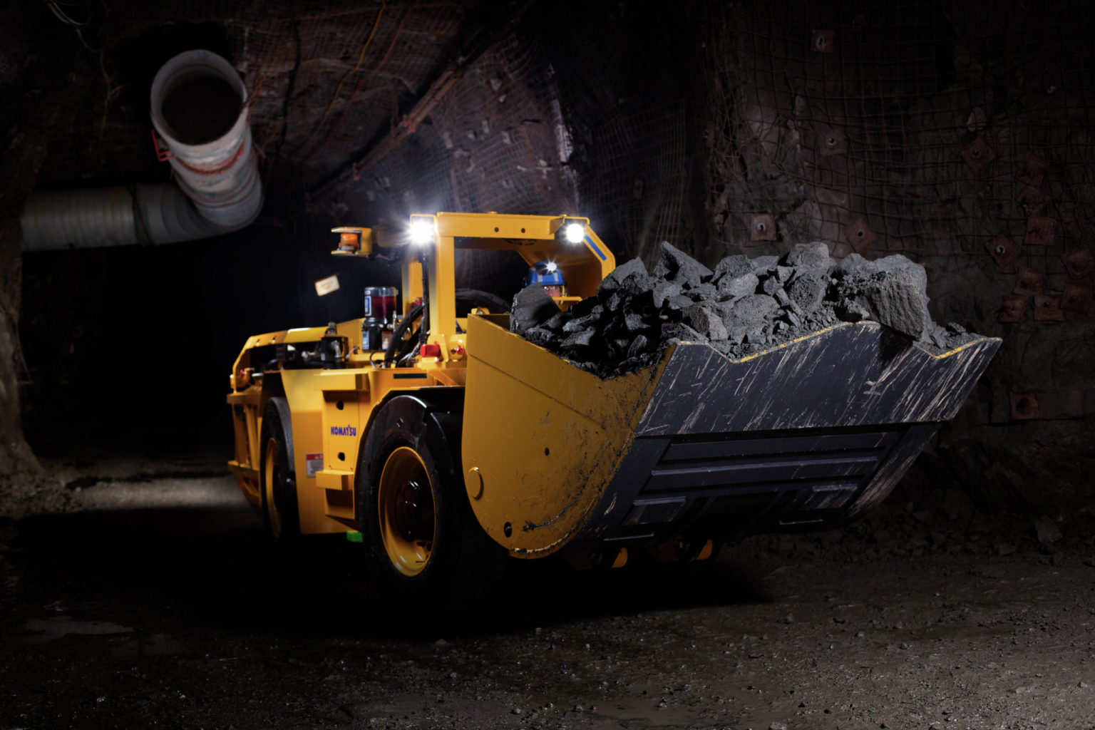 Komatsu’s WX03 LHD engineered for narrow-vein underground mining ...