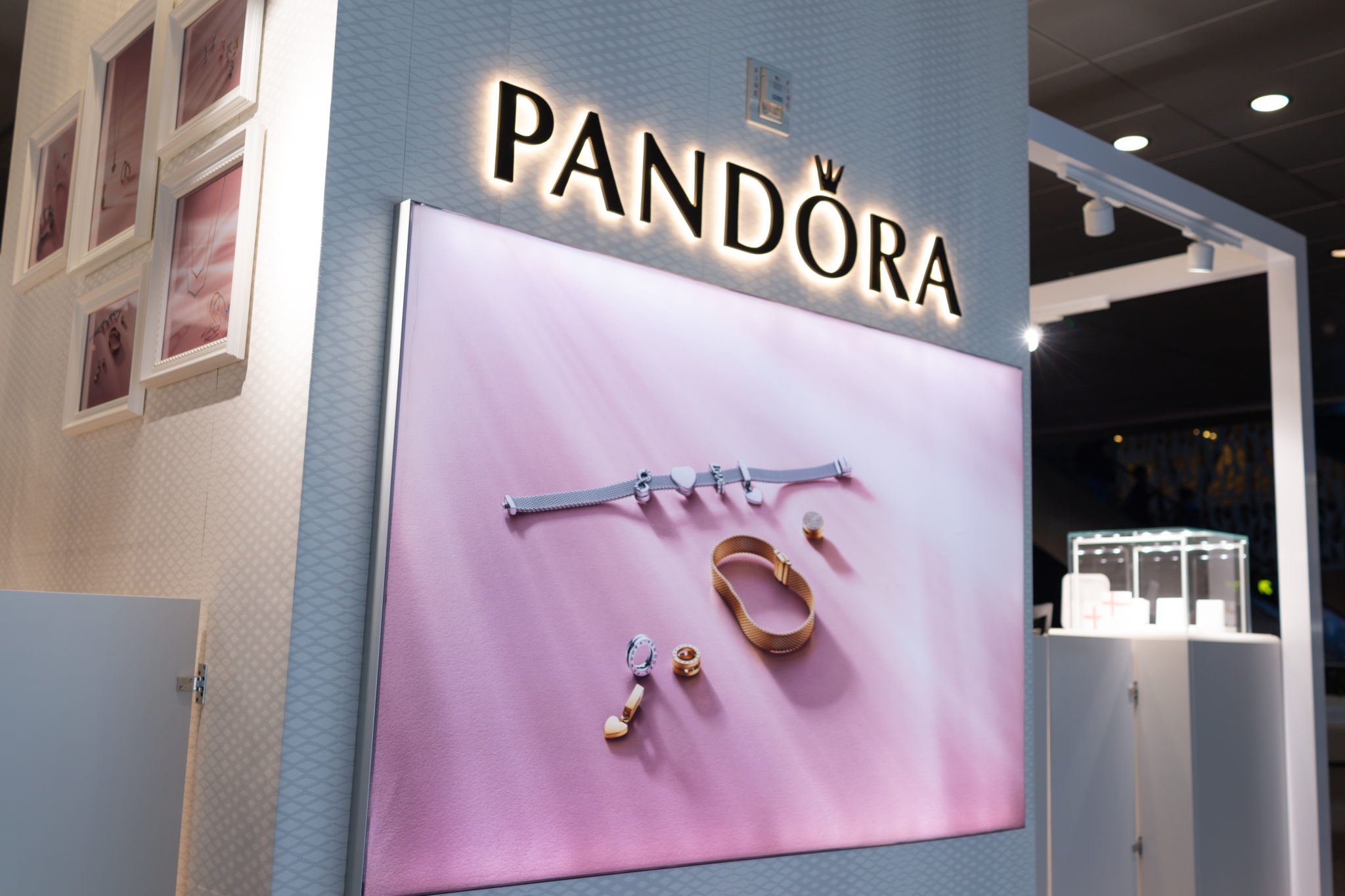 Jewelry maker Pandora targets recycled gold - MINING.COM