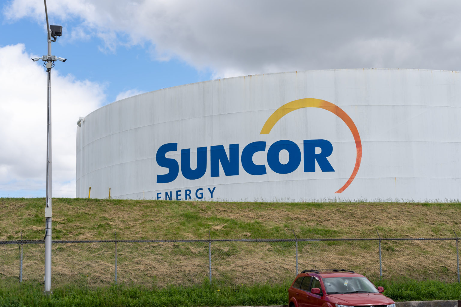 Suncor unit charged in oil worker death amid activist scrutiny - MINING.COM