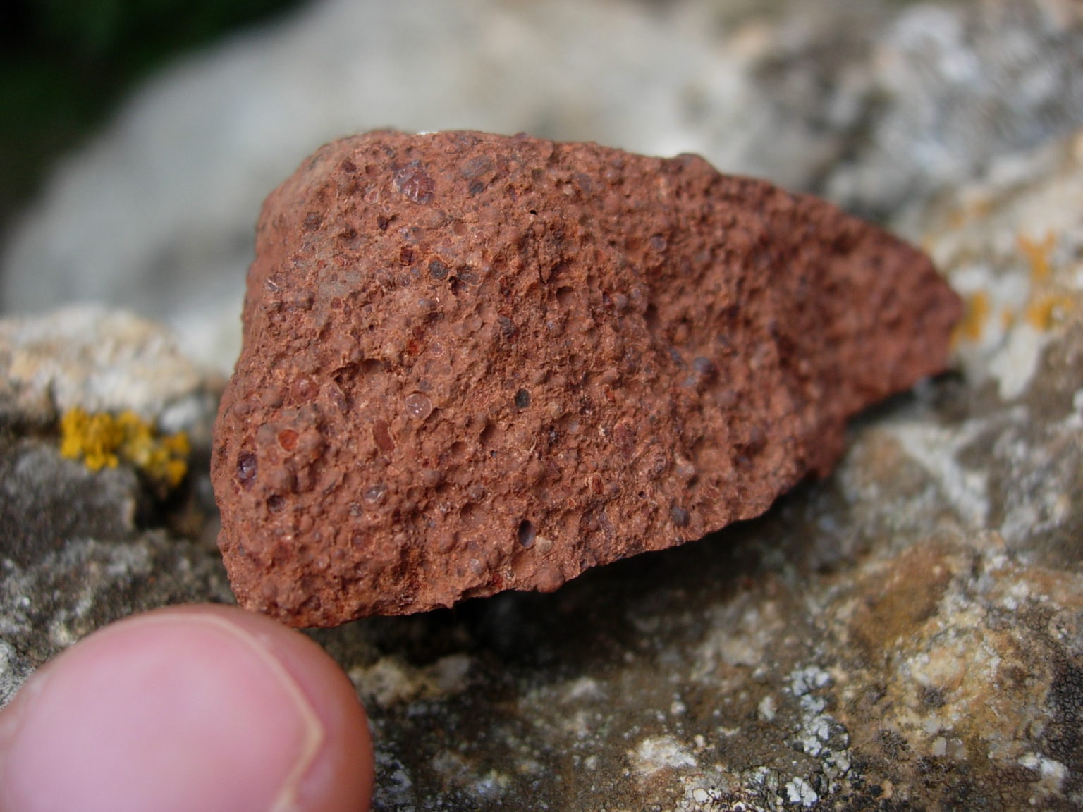 Indonesia considers reopening bauxite exports - MINING.COM