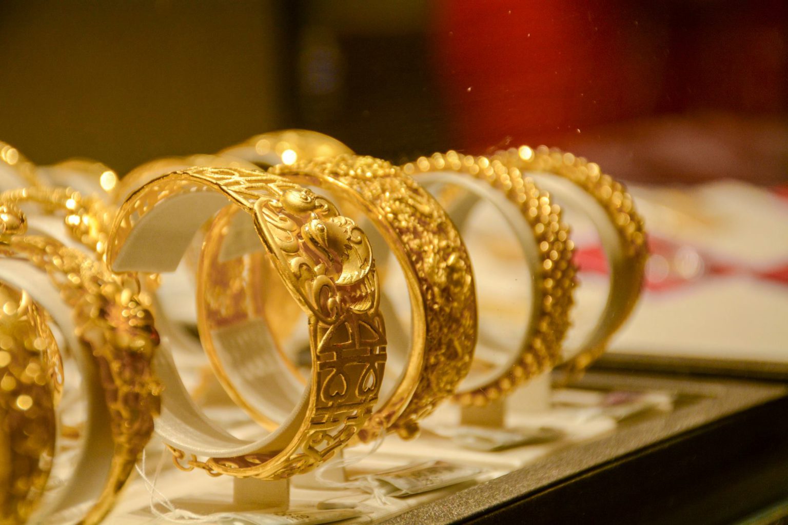 High gold prices hit demand across major Asian hubs - MINING.COM