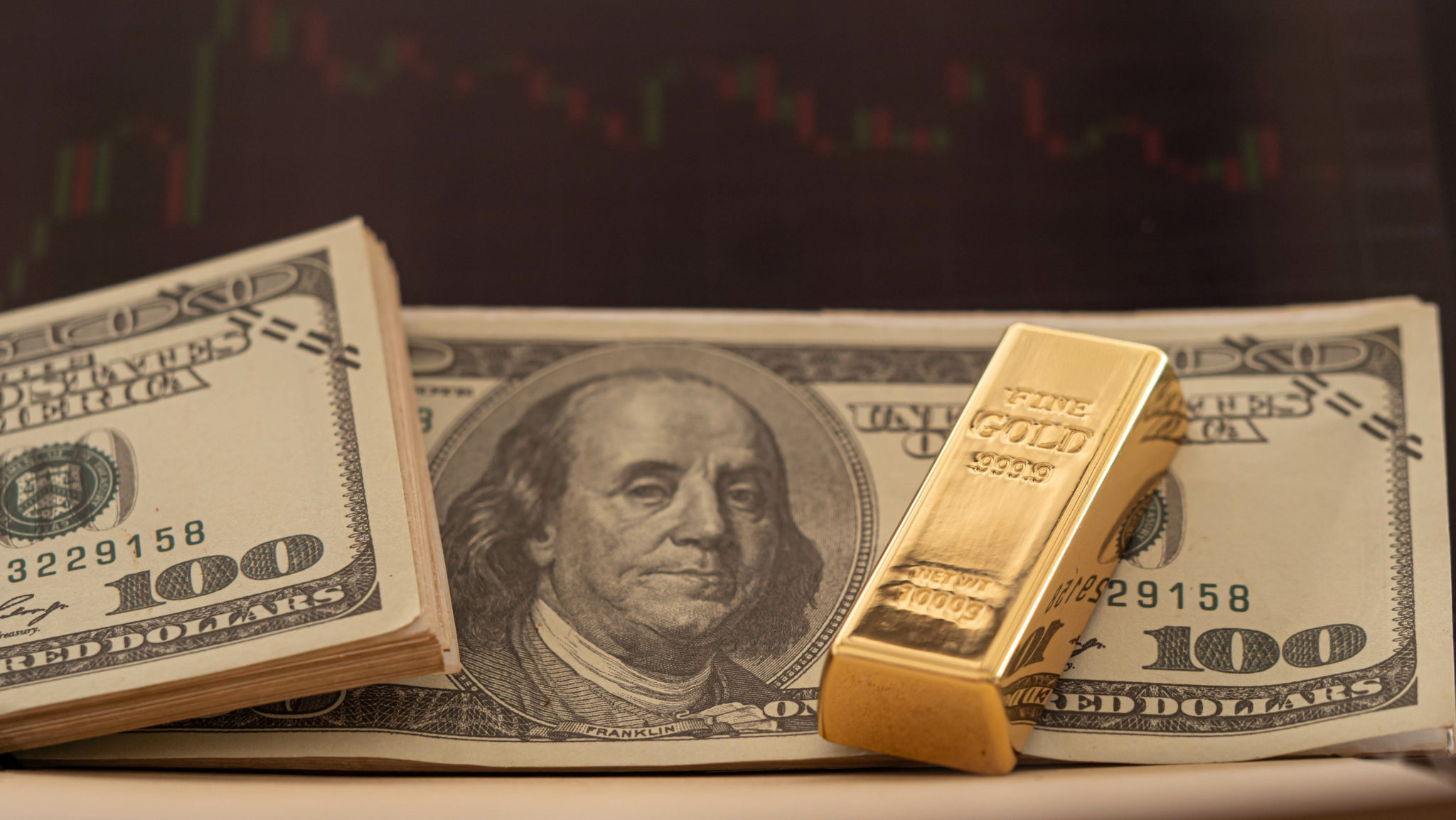 Gold price down over 1% following resurgence in US dollar - MINING.COM