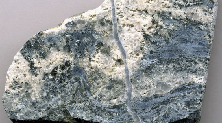 Molybdenum-ruthenium catalyst helps produce green fuel from water ...