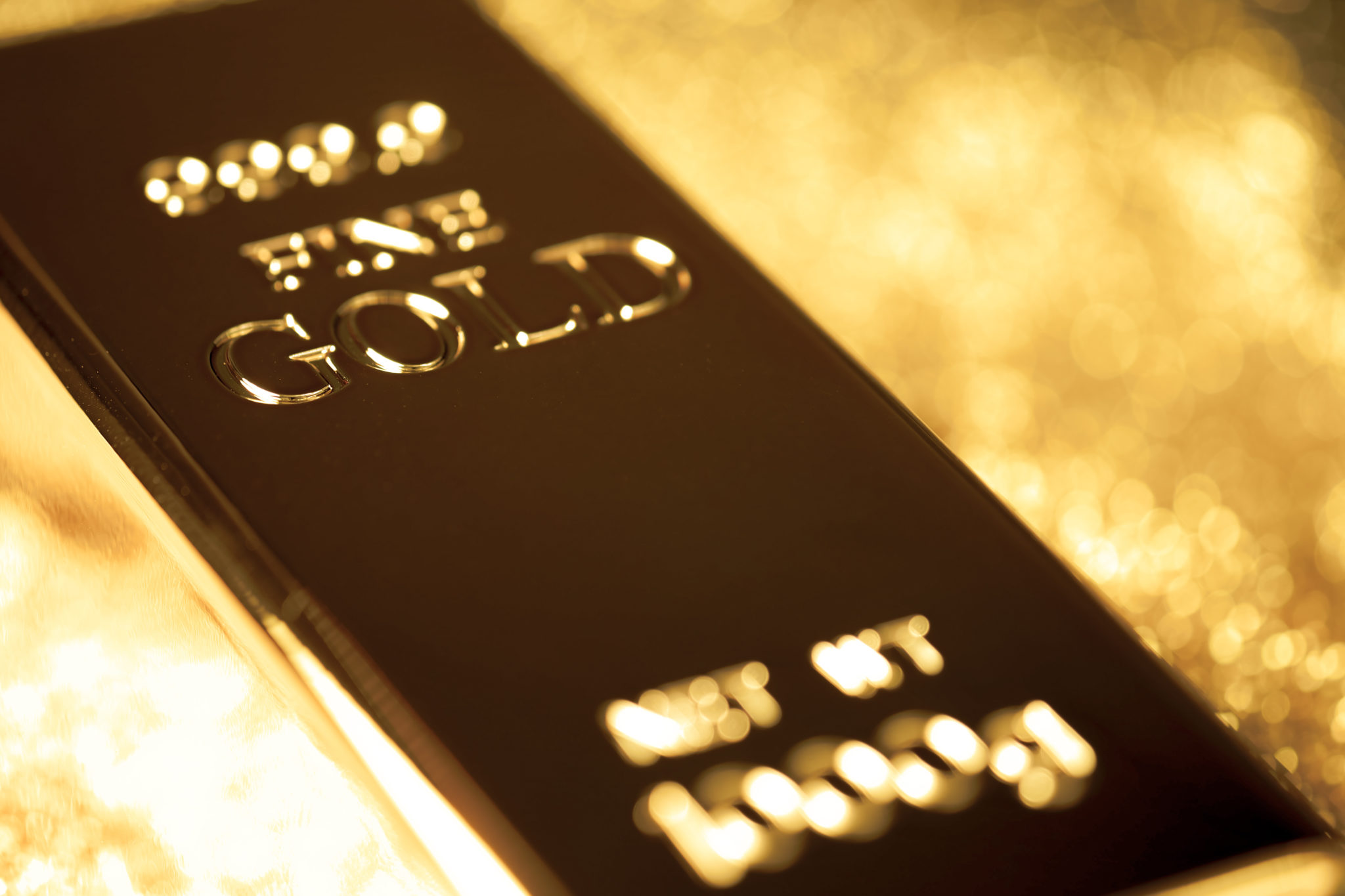 Gold price halts rally as market assesses Fed policy, trade - MINING.COM