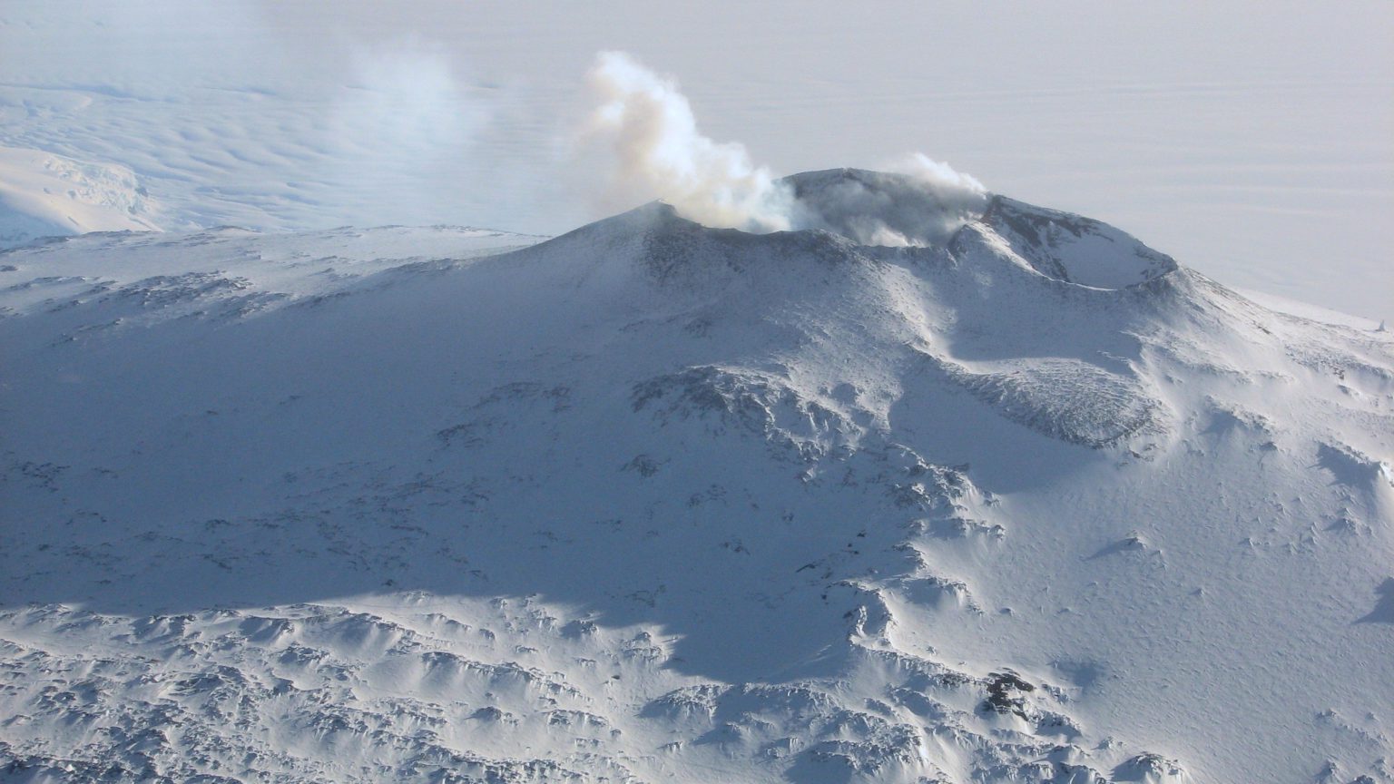 Antarctic volcano emits $6,000 worth of gold daily - MINING.COM