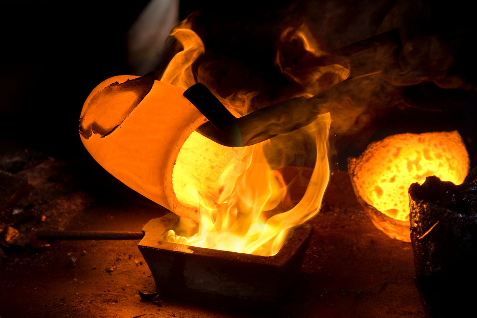 Copper price sets new record in London - MINING.COM