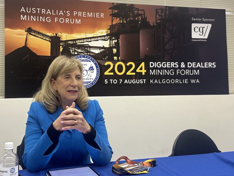 Lynas Rare Earths CEO to retire - MINING.COM