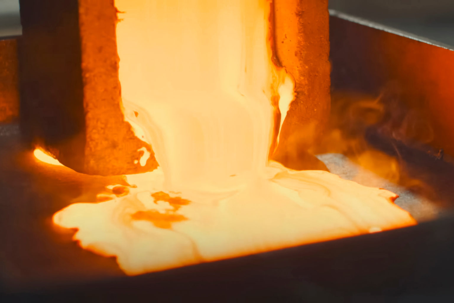 Gold price falls 3% amid market selloff - MINING.COM