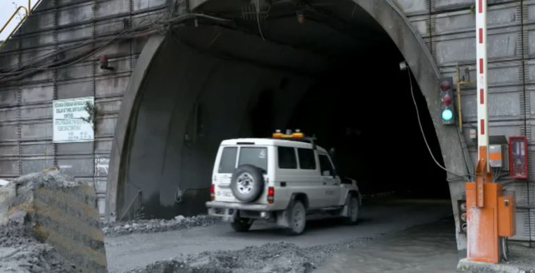 Freeport keeps Grasberg shut amid rescue operations - MINING.COM