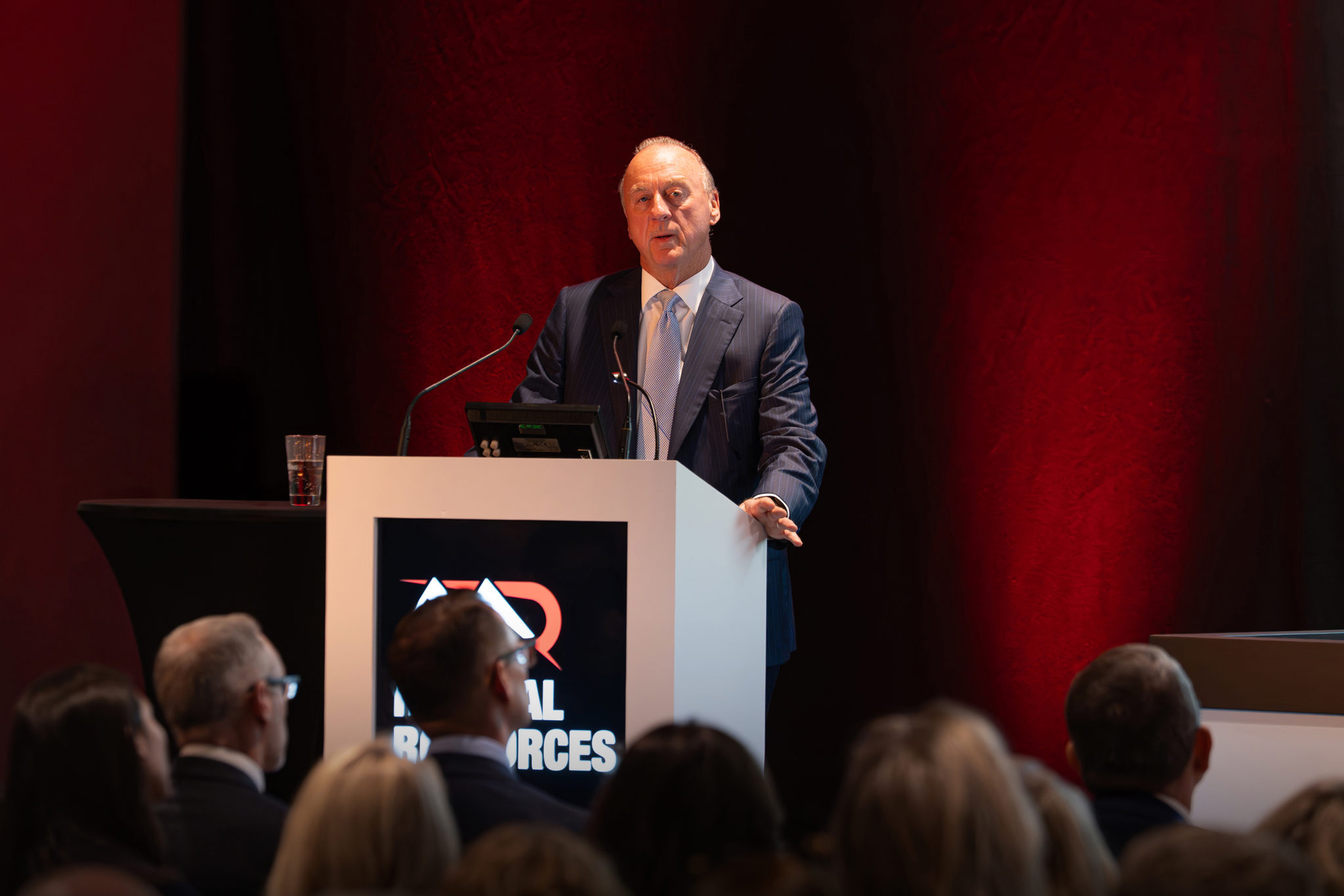 MinRes walks back Ellison exit plan - MINING.COM