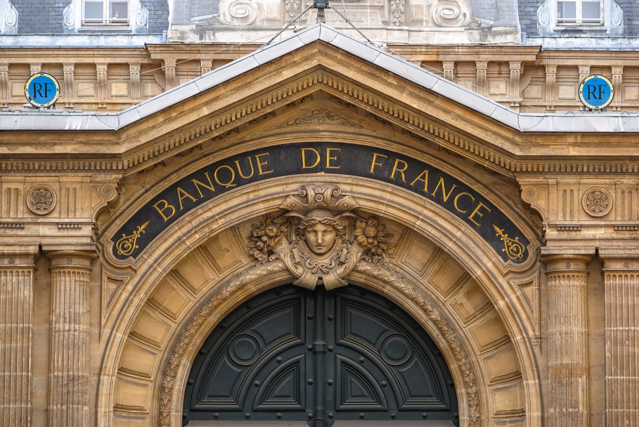 France pulls last gold held in US for $15B gain - MINING.COM